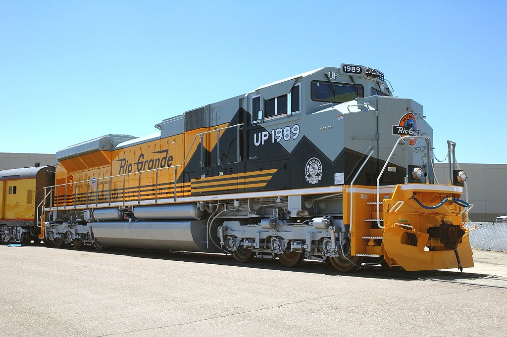 UP 1989, DRGW Heritage Unit, New EMD SD70ACe, at the unveiling event